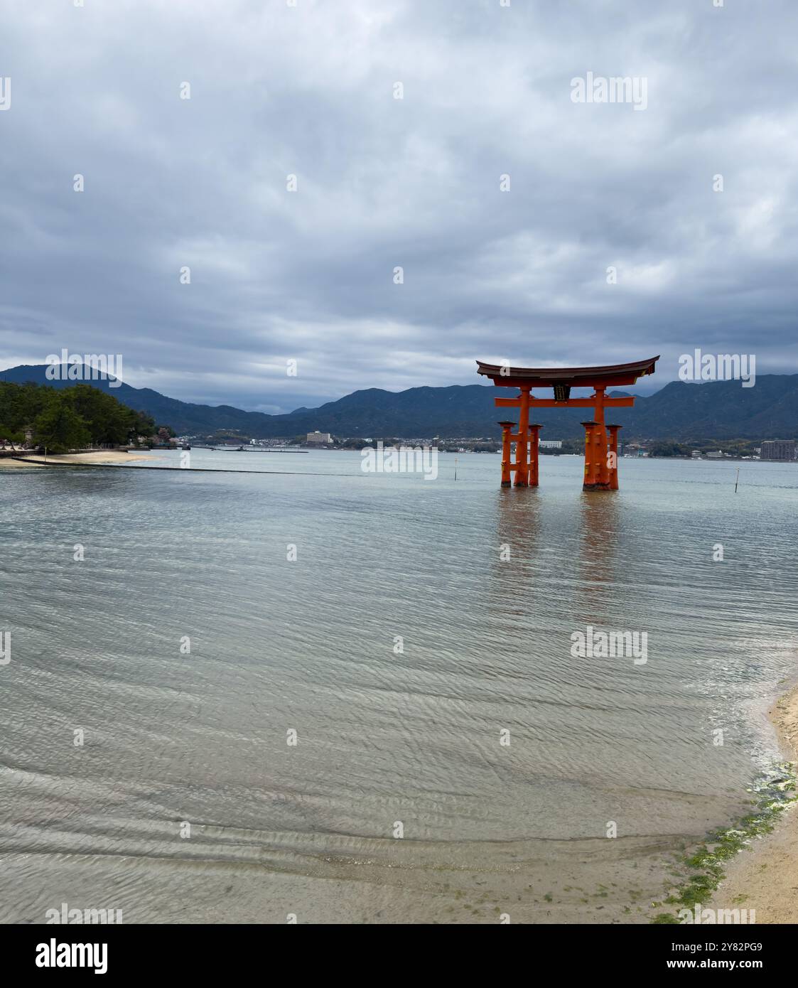 Miyajima island, Japan, Itsukushima Shrine, Shinto floating torii ...