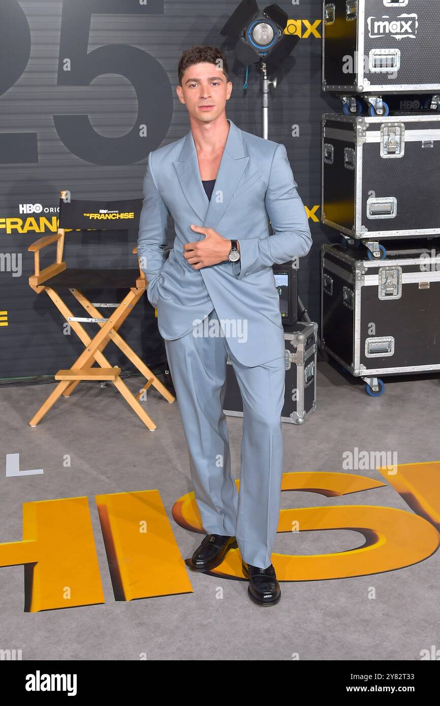 Isaac Powell bei der Premiere der HBO Serie 'The Franchise' im ...