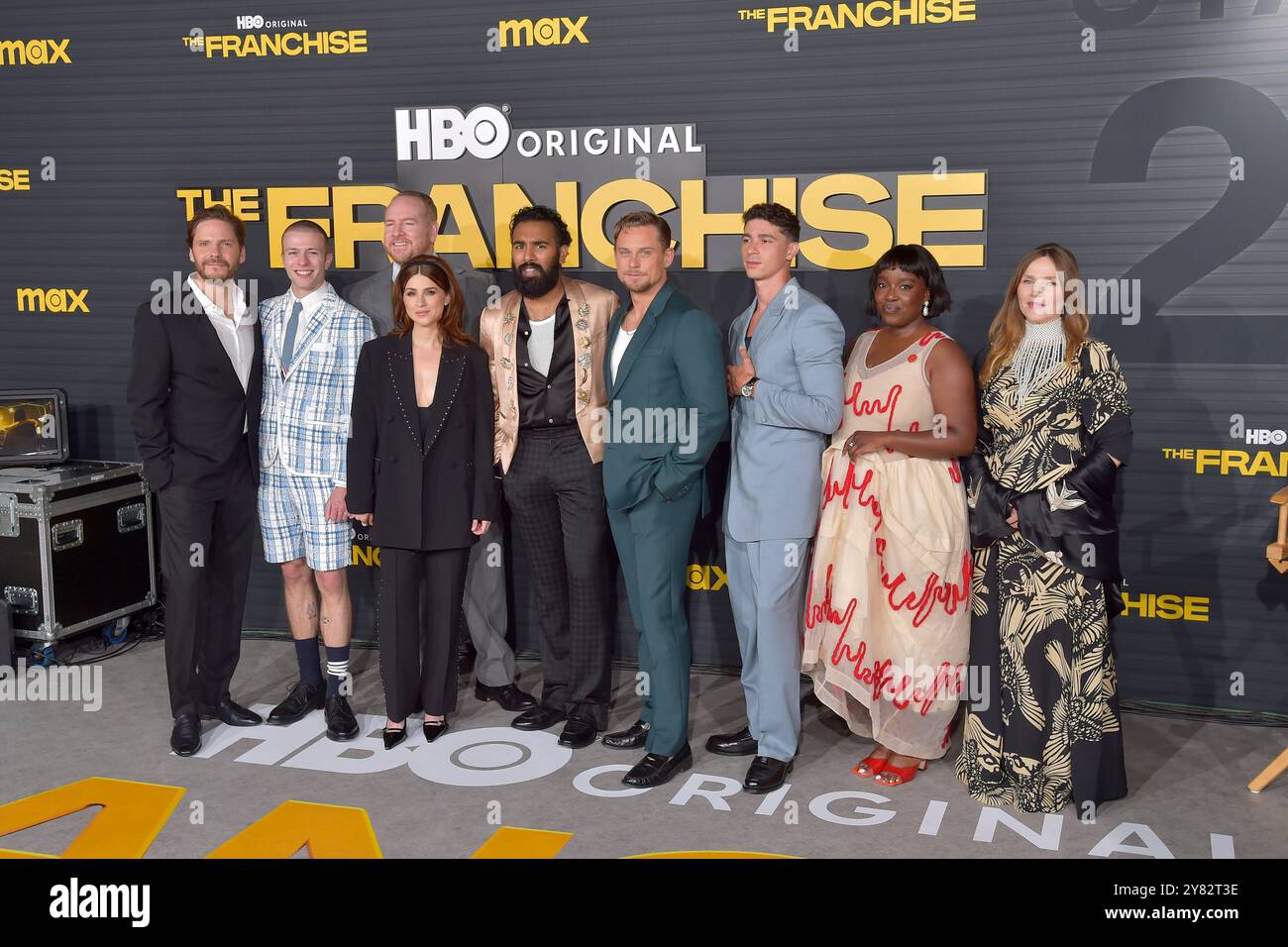 Daniel Brühl, Ruaridh Mollica, Darren Goldstein, Aya Cash, Himesh Patel ...