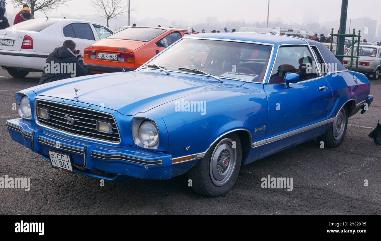 Ford Mustang Coupe 1976 Stock Photo - Alamy
