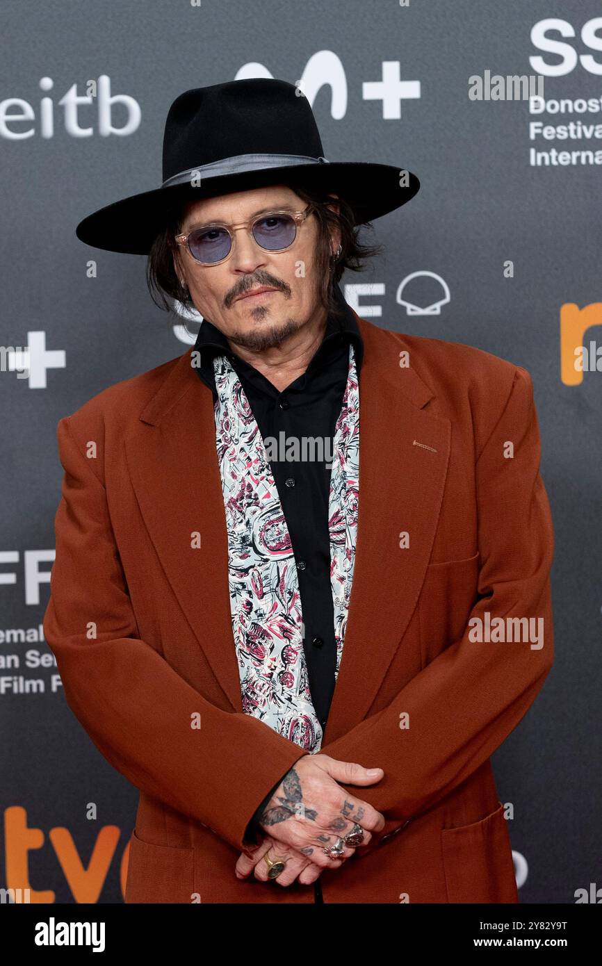 Johnny Depp attends the Red Carpet Modi, Three Days On The Wing Of ...