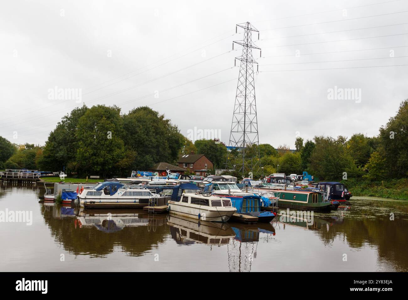 Tinsley marina hi-res stock photography and images - Alamy