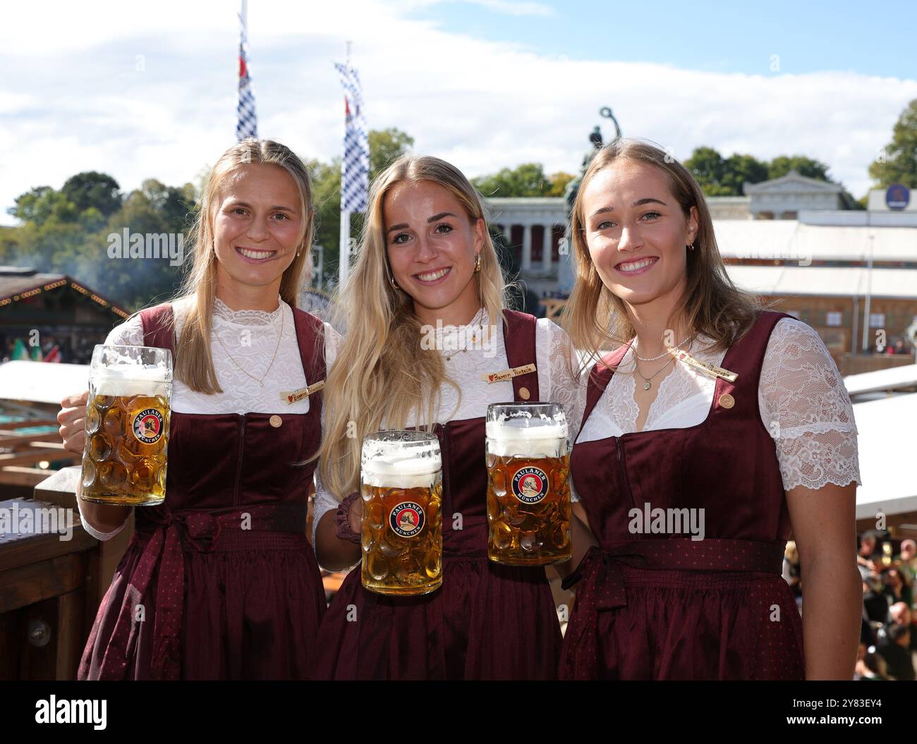 MUNICH, GERMANY - SEPTEMBER 30: Sydney Lohmann of FC Bayern Muenchen ...