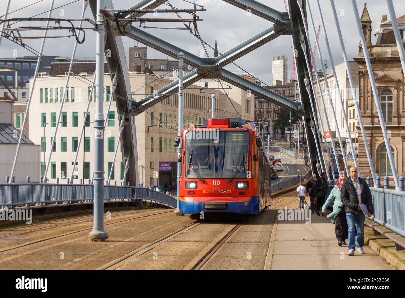 Sheffield supertram passing over Park Square Bridge Stock Photo - Alamy