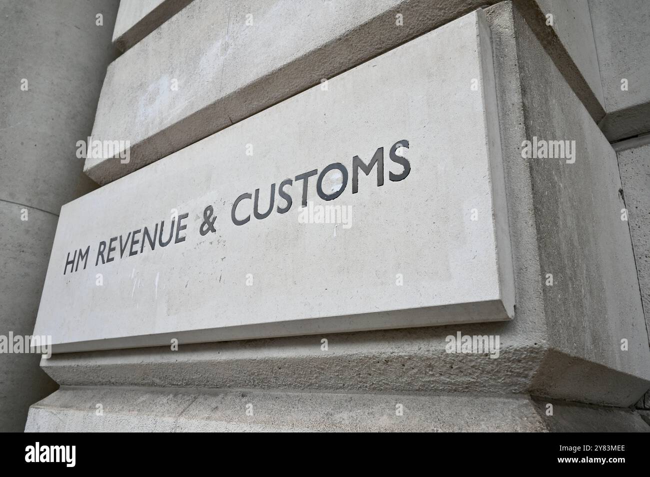 Uk customs sign hi-res stock photography and images - Alamy