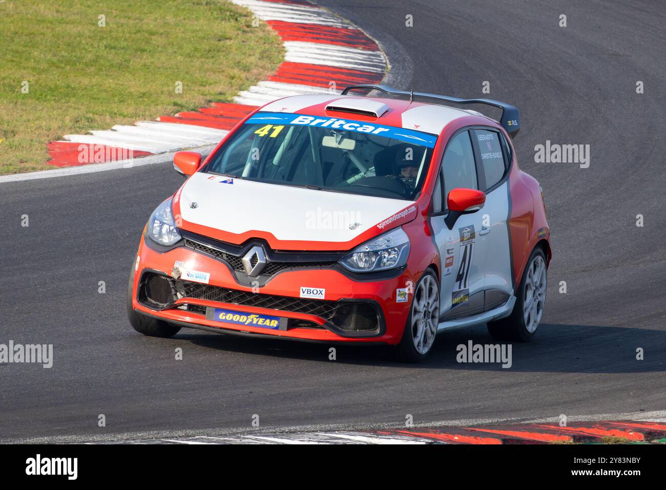 Jonathan Christie-Rundle / Darren Geeraerts Spires Motorsport Renault ...