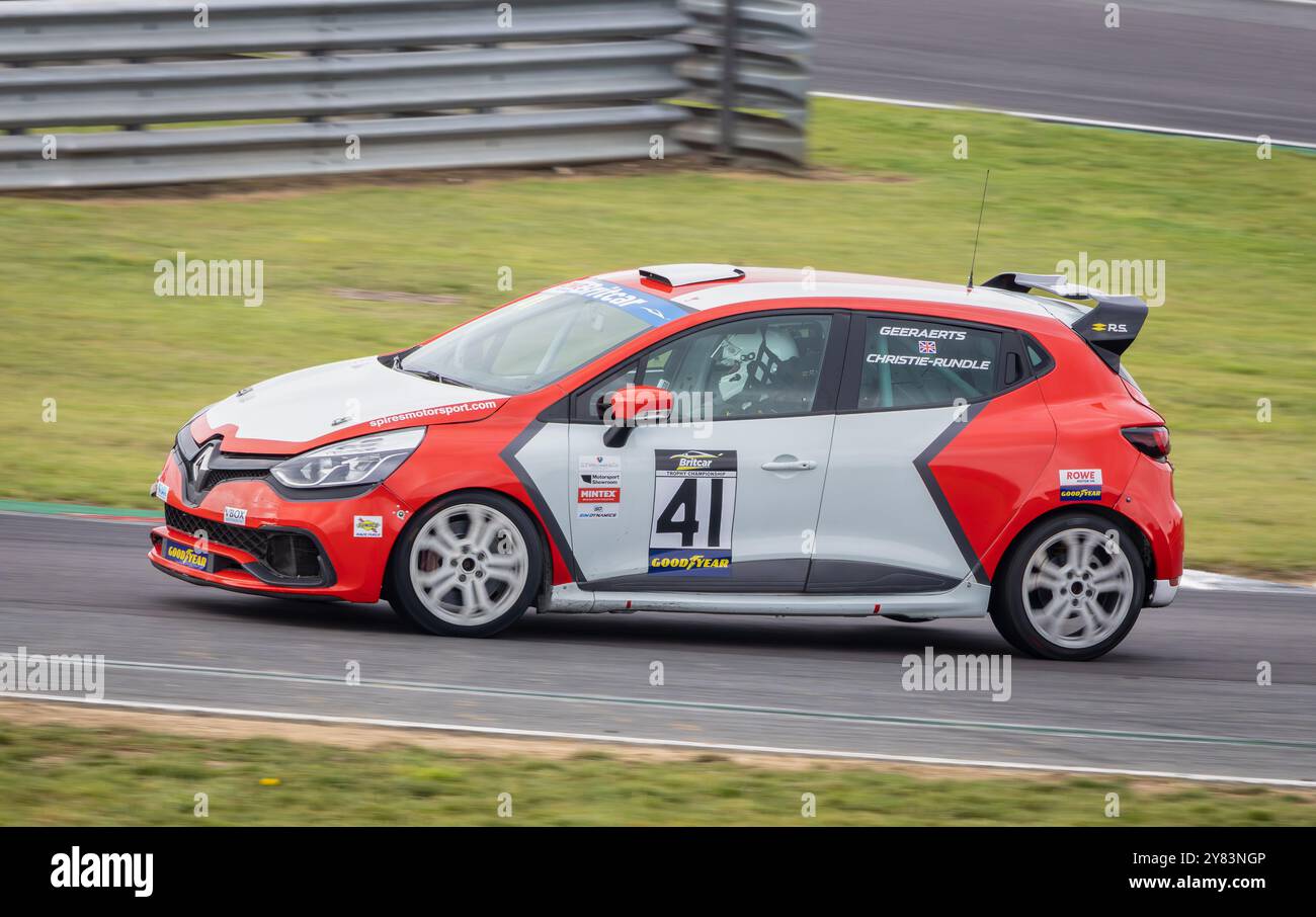 Jonathan Christie-Rundle / Darren Geeraerts Spires Motorsport Renault ...