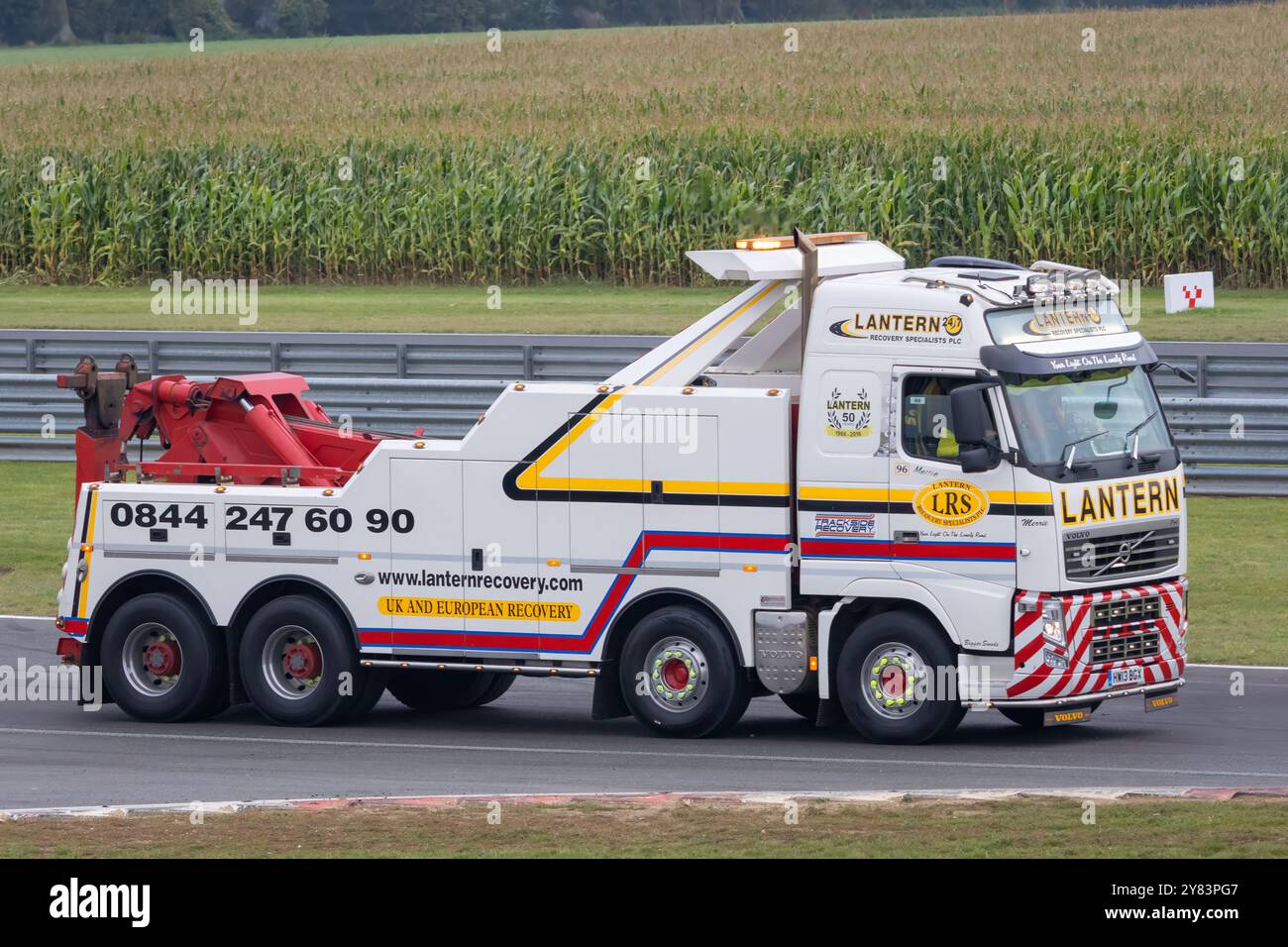 Lantern Recovery Volvo FH rigid body emergency vehicle on duty during ...