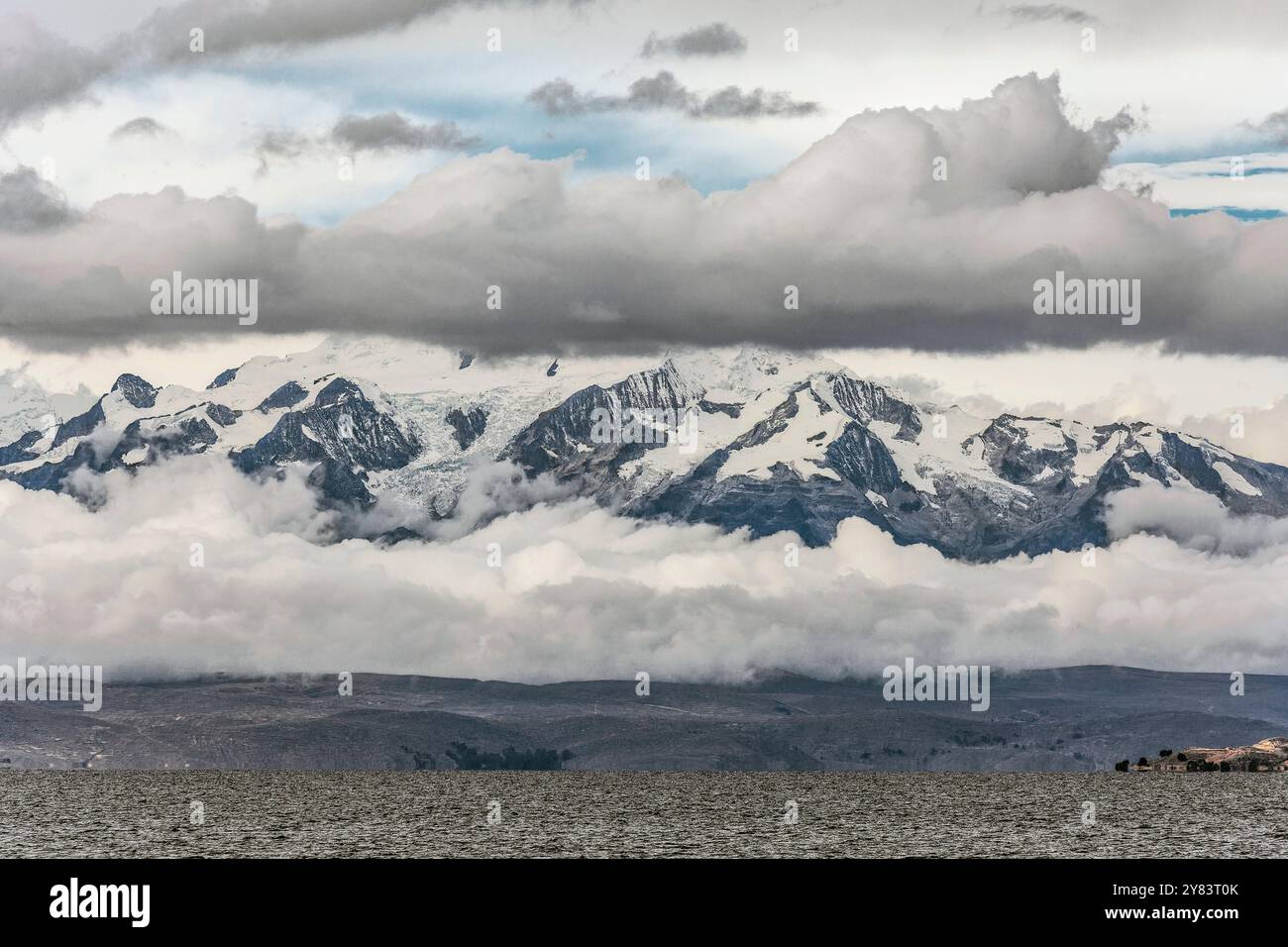 The mountain peaks of Qalsata (Calzada) in the Cordillera Real, viewed ...