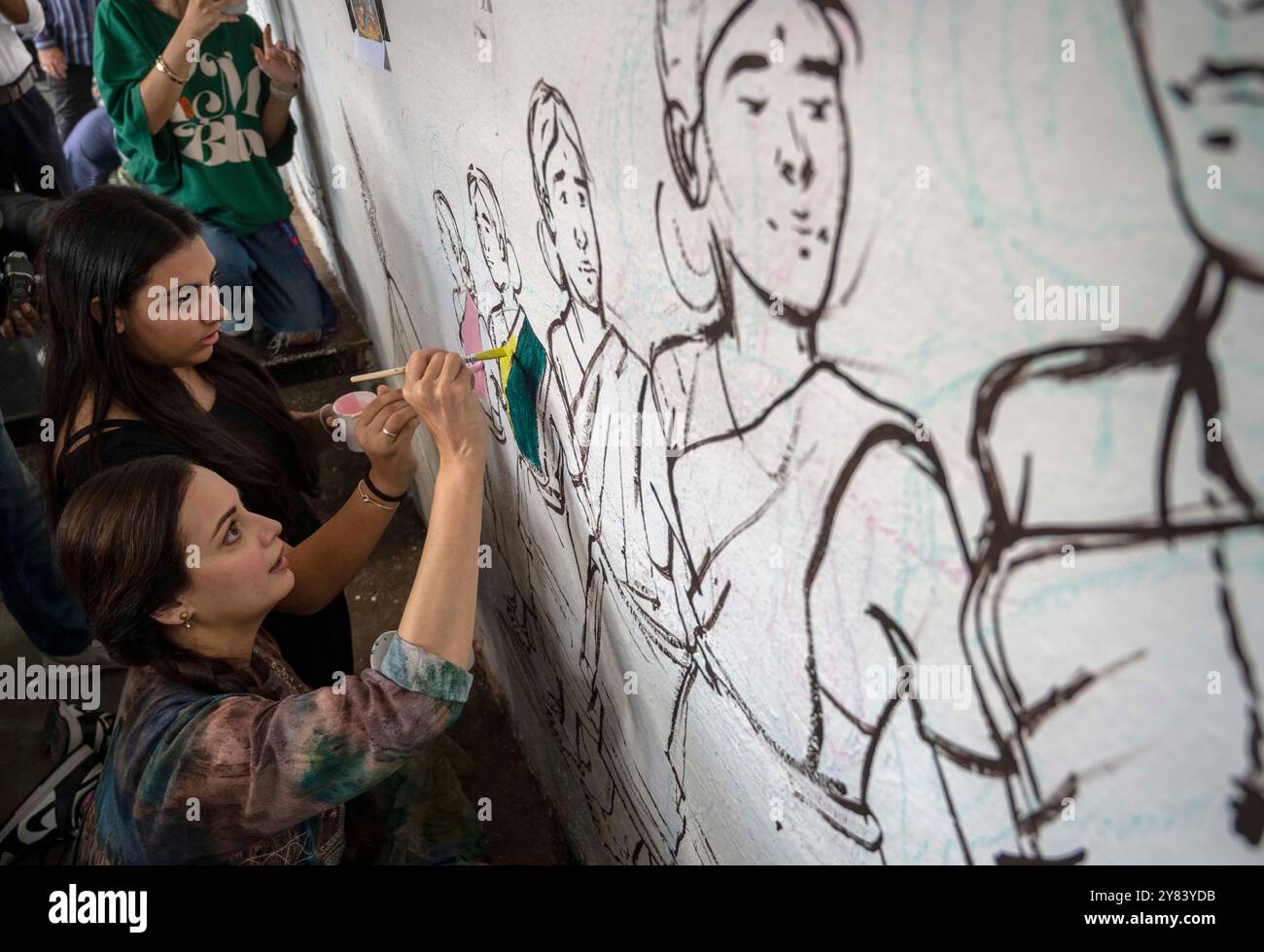 Bollywood graffiti hi-res stock photography and images - Alamy