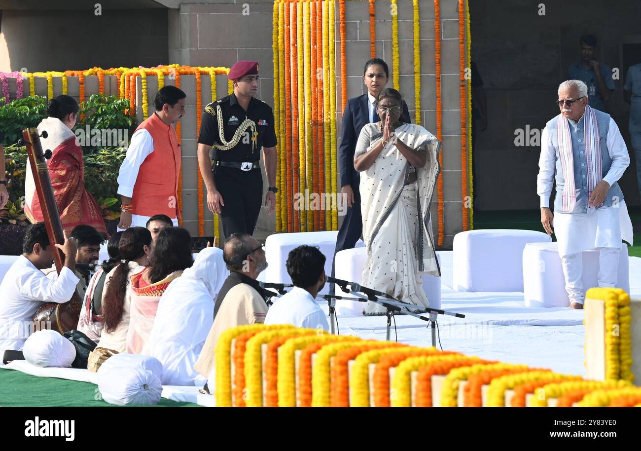 NEW DELHI, INDIA - OCTOBER 2: President of India Droupadi Murmu pays ...
