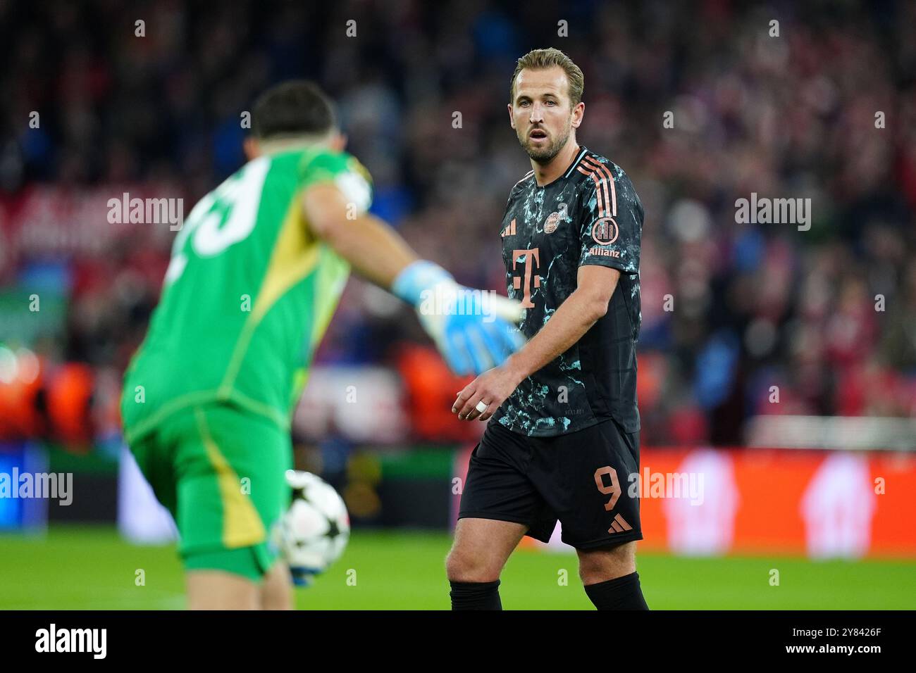 Harry kane bayern 2024 villa park hi-res stock photography and images ...