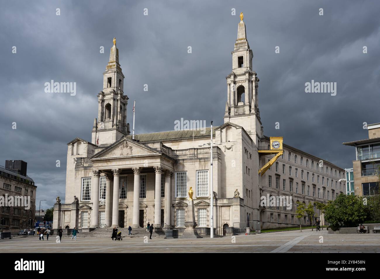 Leeds Civic Hall, Leeds, West Yorkshire, England, UK Stock Photo - Alamy