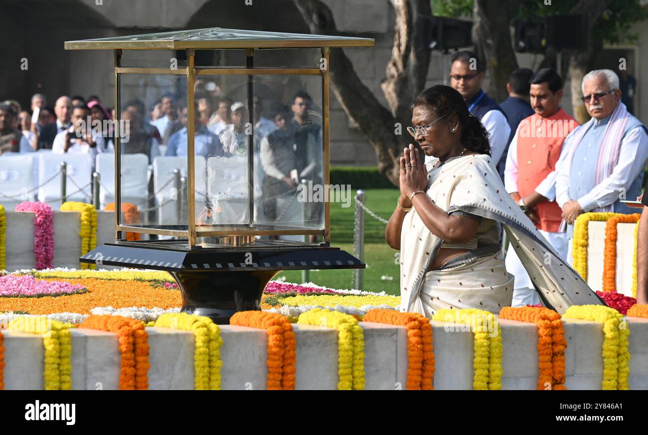 NEW DELHI, INDIA - OCTOBER 2: President of India Droupadi Murmu pays ...