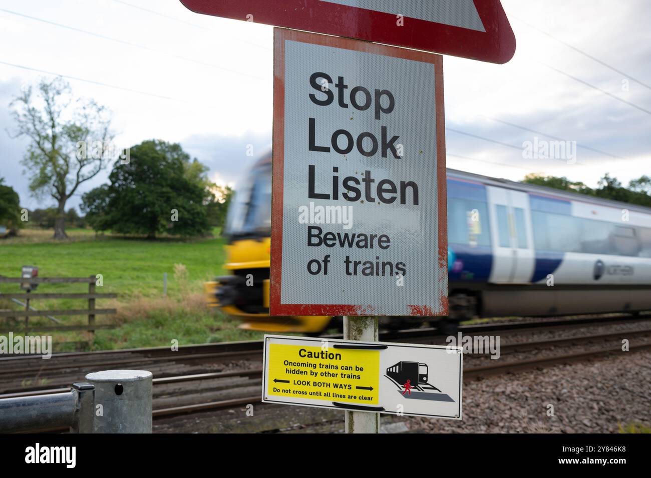 Stop for pedistrian hi-res stock photography and images - Alamy