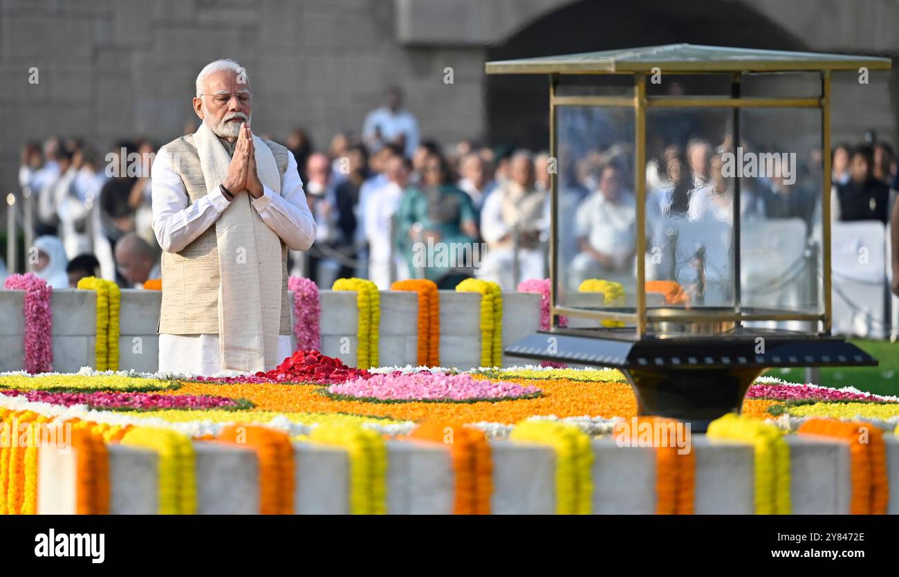 NEW DELHI, INDIA - OCTOBER 2: Prime Minister Narendra Modi pays homage ...