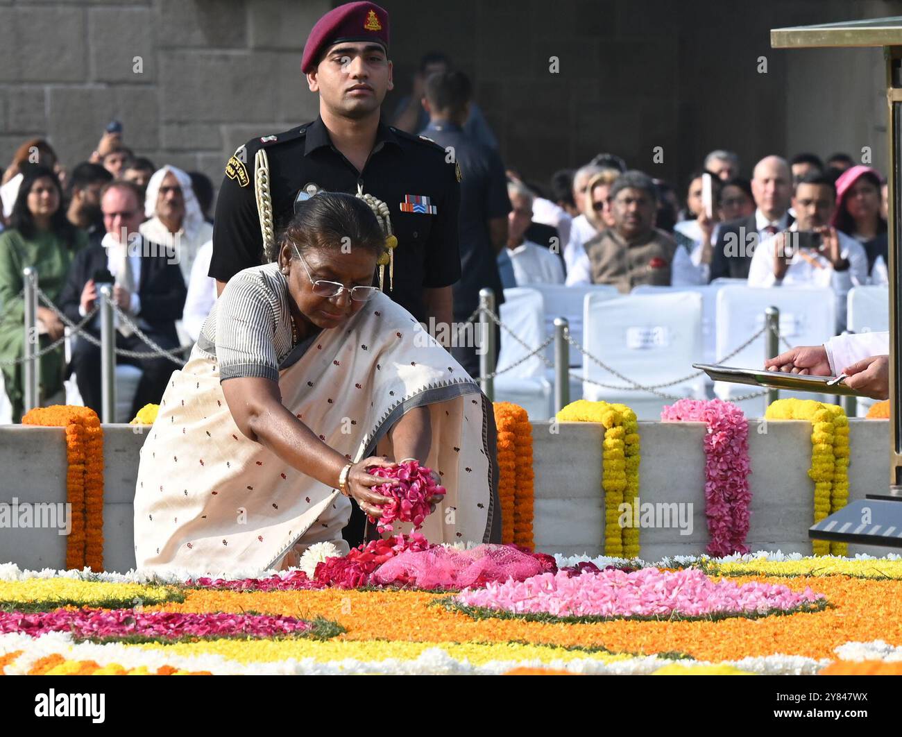 NEW DELHI, INDIA - OCTOBER 2: President of India Droupadi Murmu pays ...