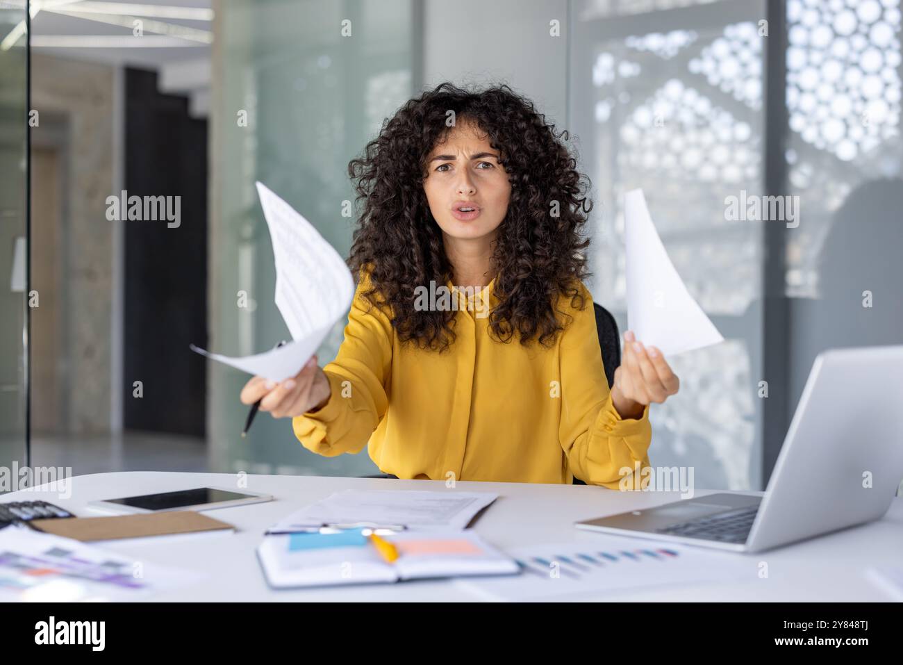 Emotion conveyed hi-res stock photography and images - Alamy