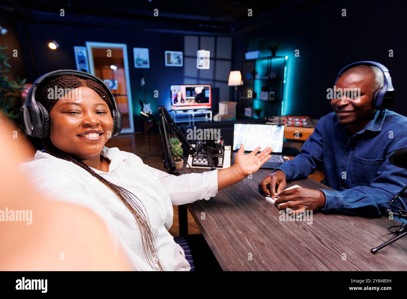 Telling an american interviewer hi-res stock photography and images - Alamy