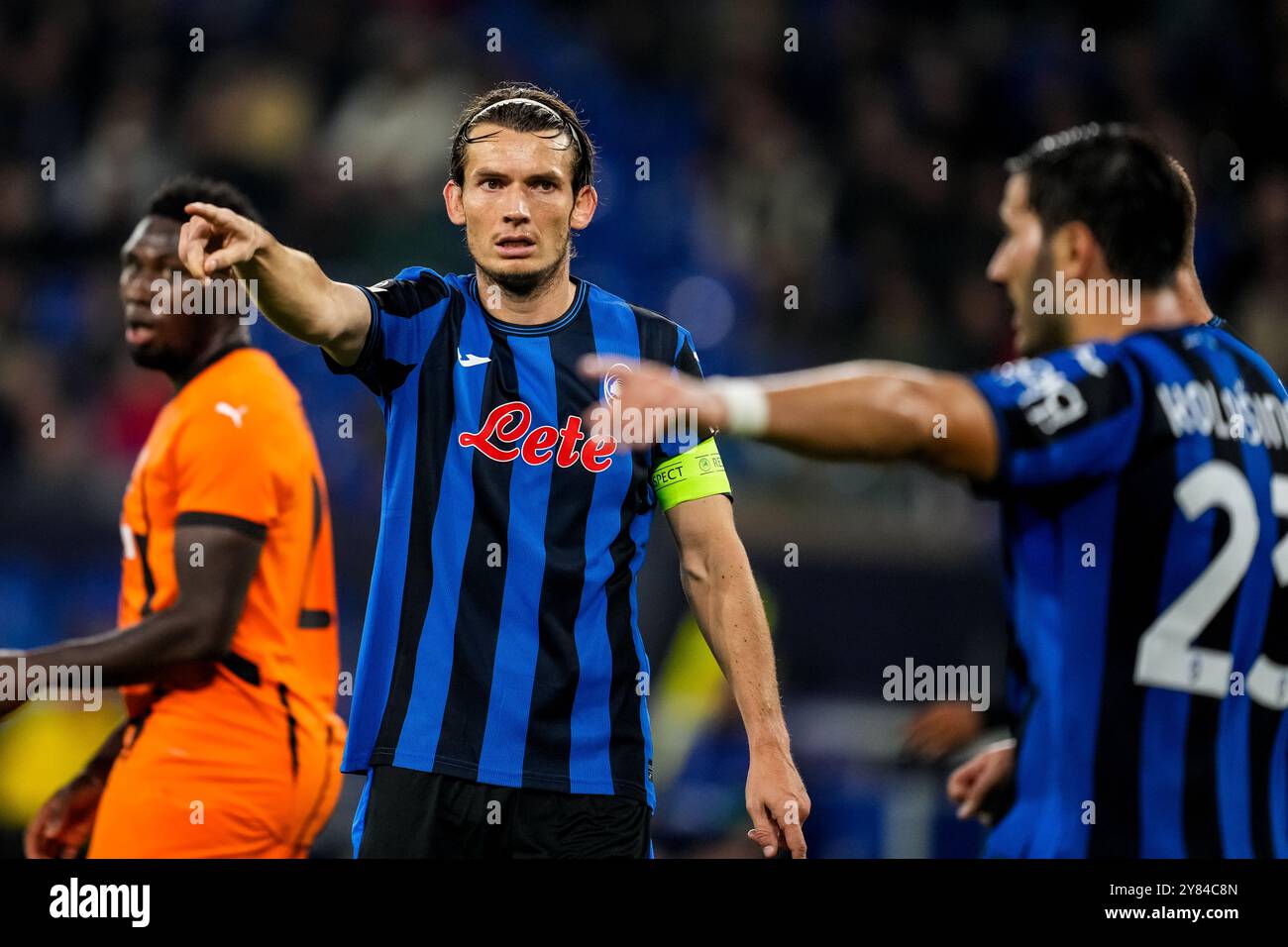 GELSENKIRCHEN, GERMANY - OCTOBER 2: Marten de Roon of Atalanta BC ...