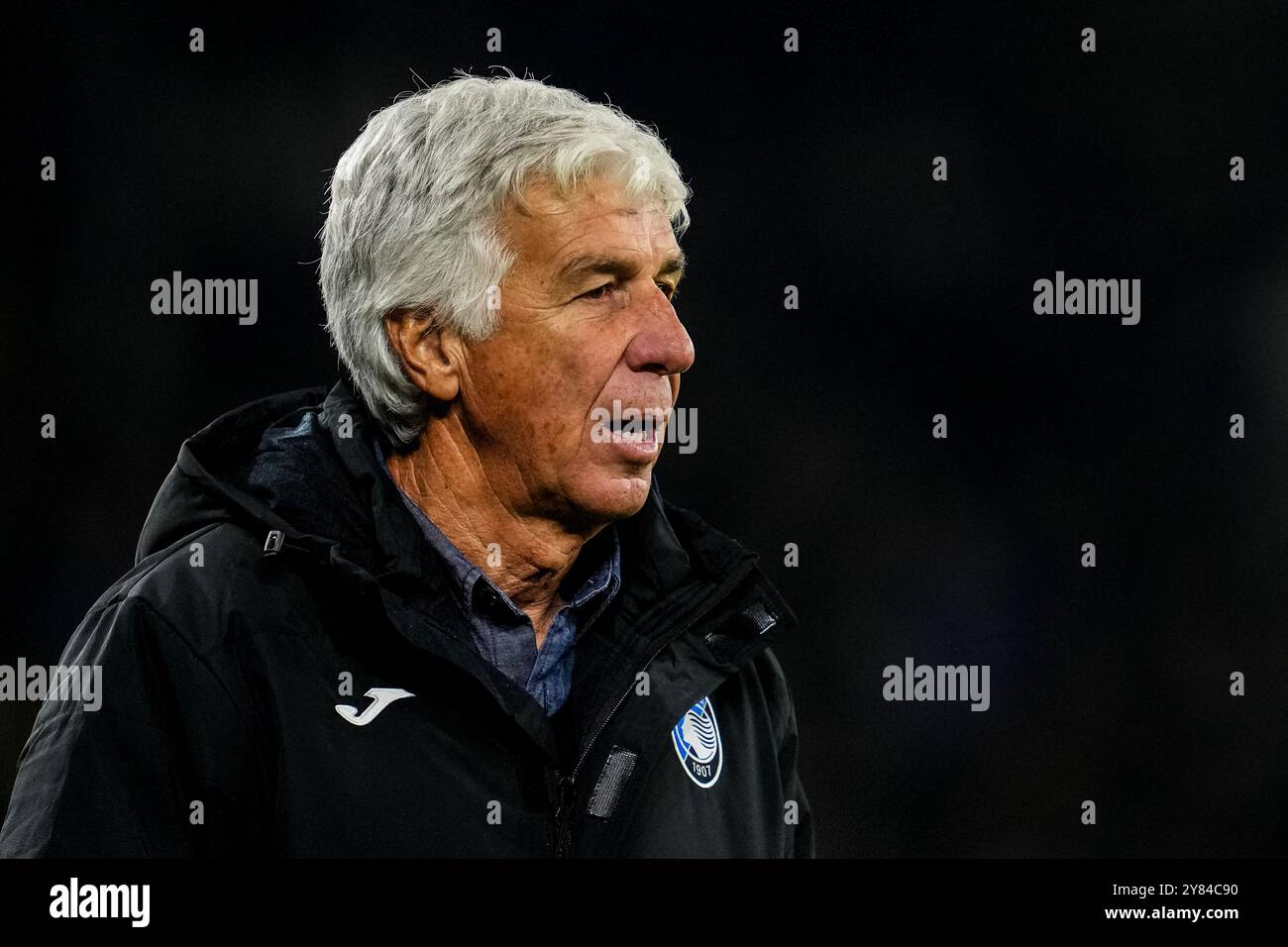 GELSENKIRCHEN, GERMANY - OCTOBER 2: Atalanta BC head coach Gian Piero ...