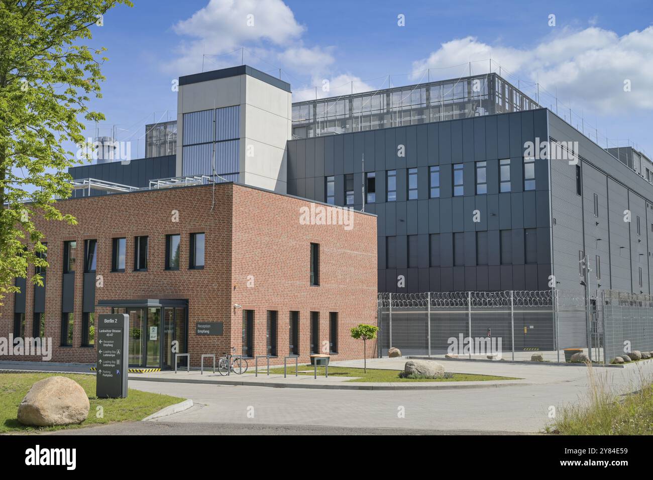 Data centre Berlin 2 NTT Global Data Centers, Marienpark, Lankwitz ...