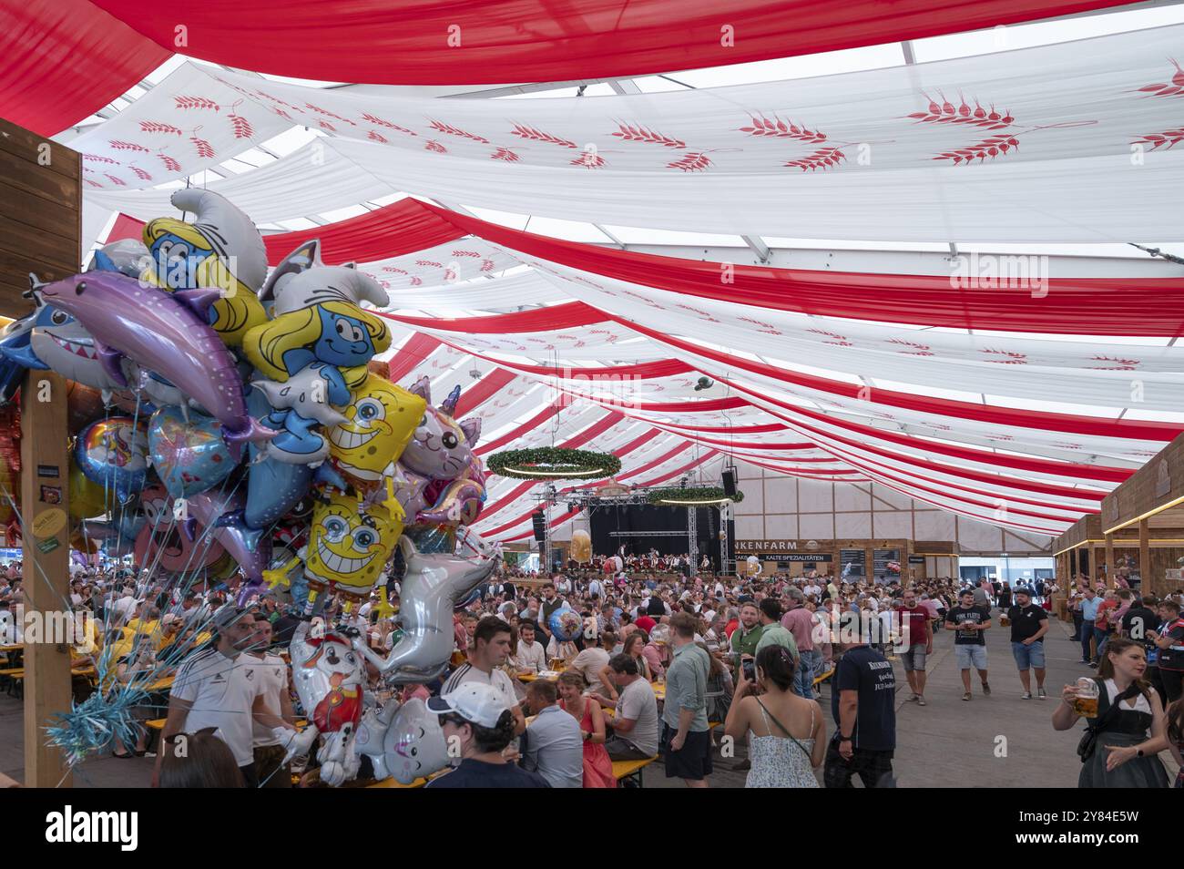 Colourful figure balloons in the beer tent during the Kulmbach Beer ...