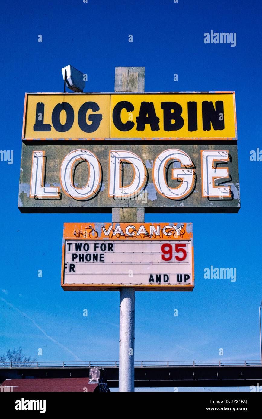 Log Cabin Lodge sign, Gallup, New Mexico, 2003 Stock Photo - Alamy