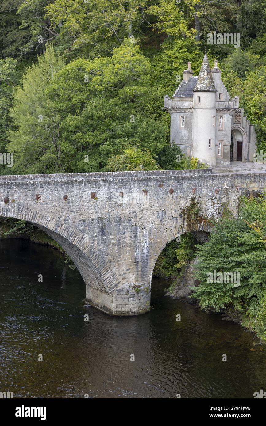 Old stone arch bridge, Bridge of Avon, Ballindalloch, Highlands ...
