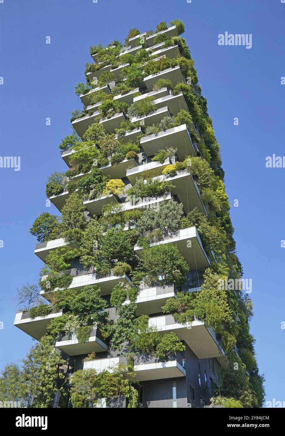 Bosco Verticale, green high-rise building with shrubs, Porta Nuova ...
