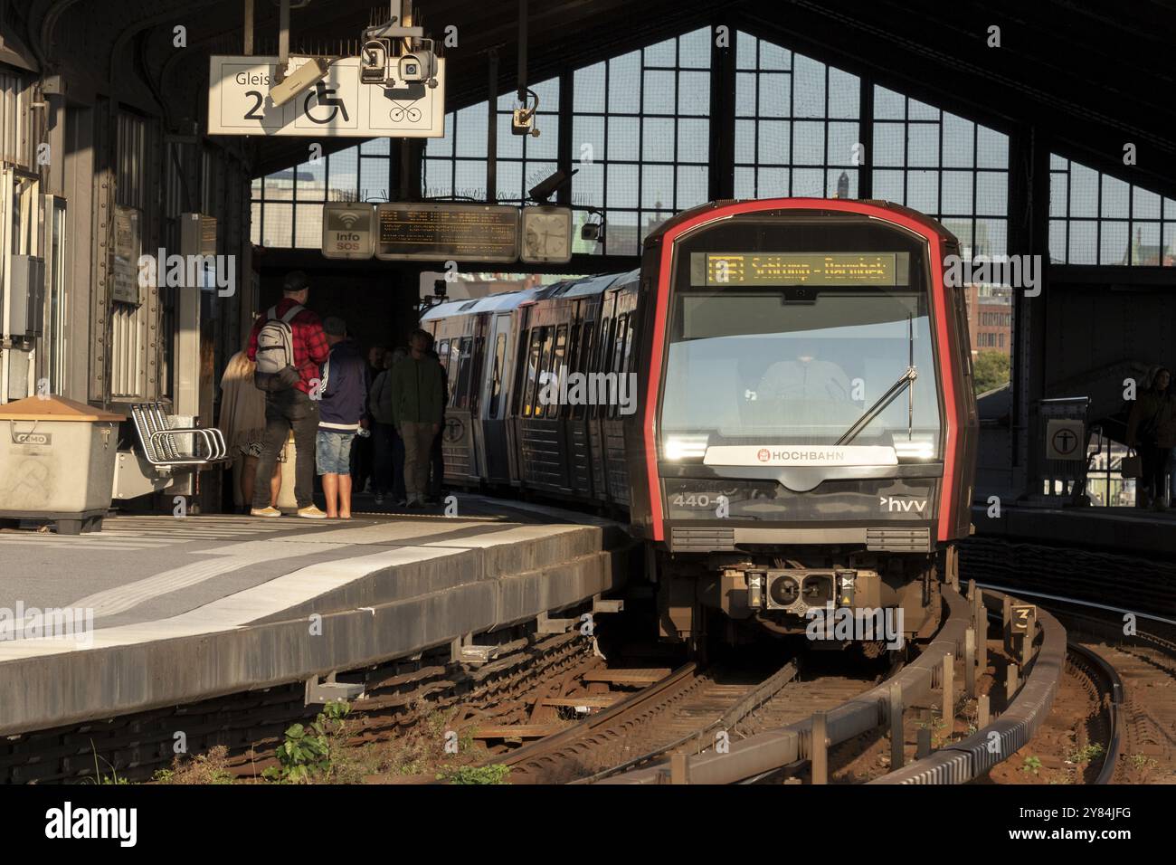 Underground, Hamburger Verkehrsverbund HVV, local transport, train of ...