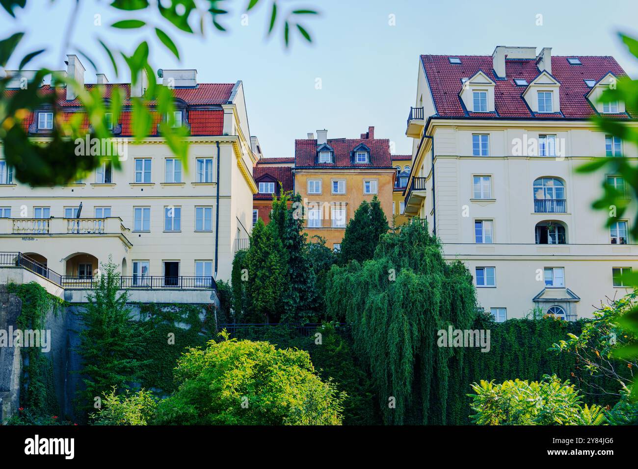 Street view featuring trees hi-res stock photography and images - Alamy