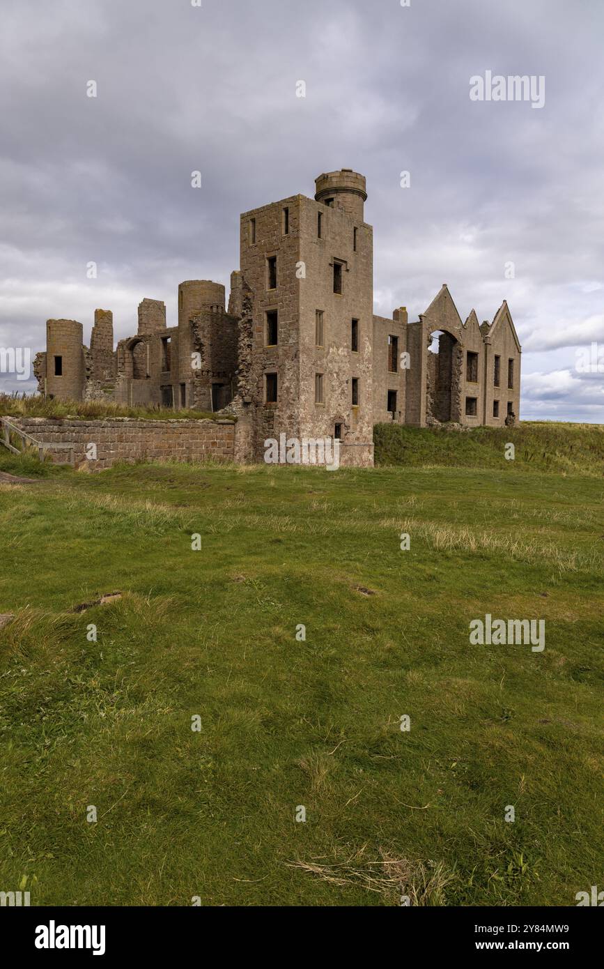 New Slains Castle, ruined castle on the cliffs, Cruden Bay, Peterhead ...