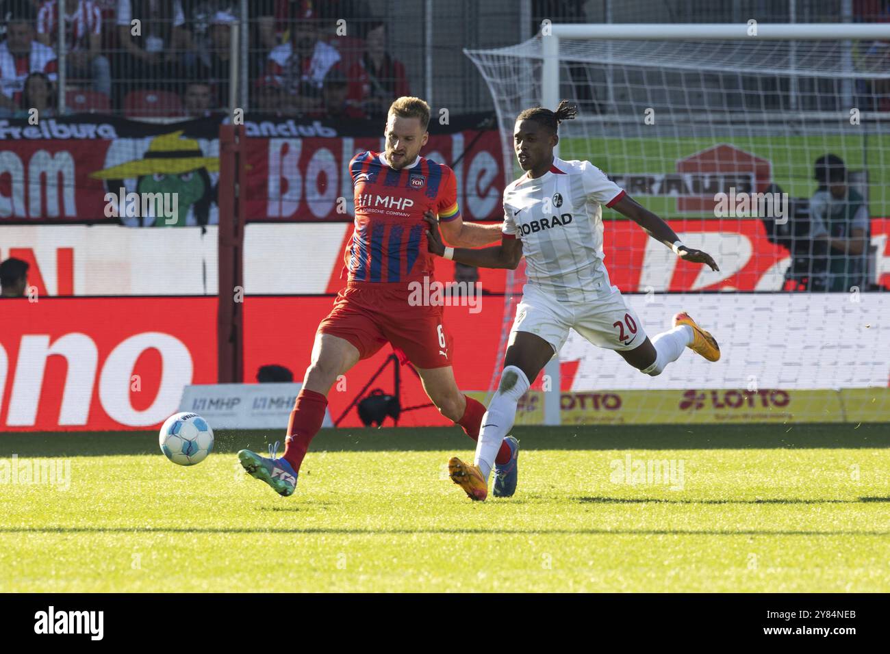 Football match, captain Patrick MAINKA 1.FC Heidenheim left with pass ...
