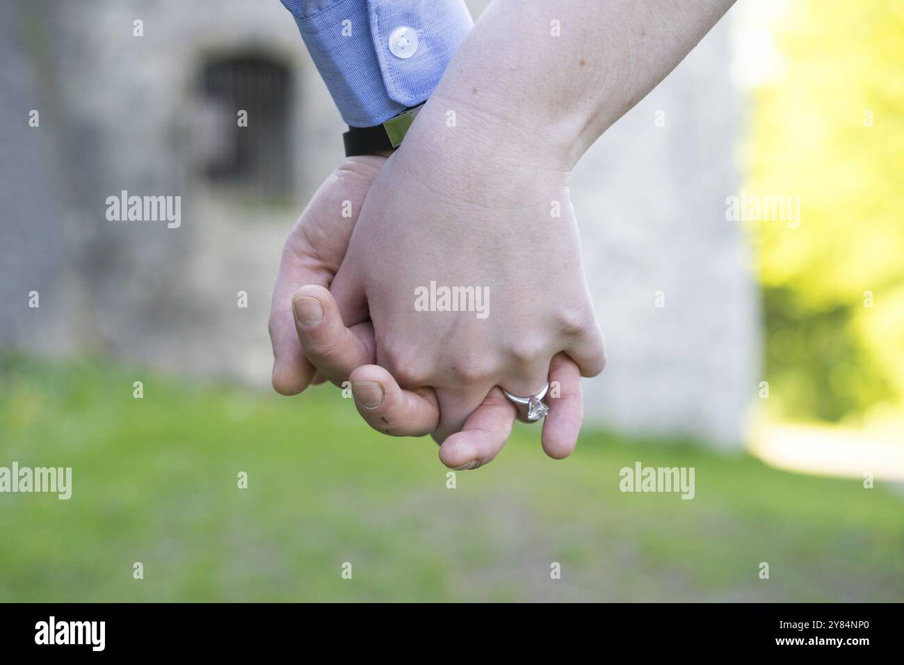 Women hands hold one hi-res stock photography and images - Alamy