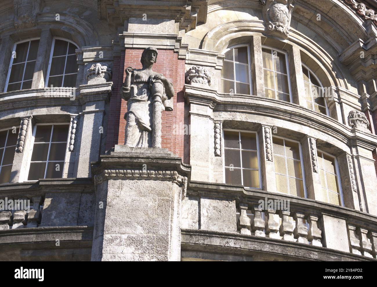 Statuessculptures hi-res stock photography and images - Alamy