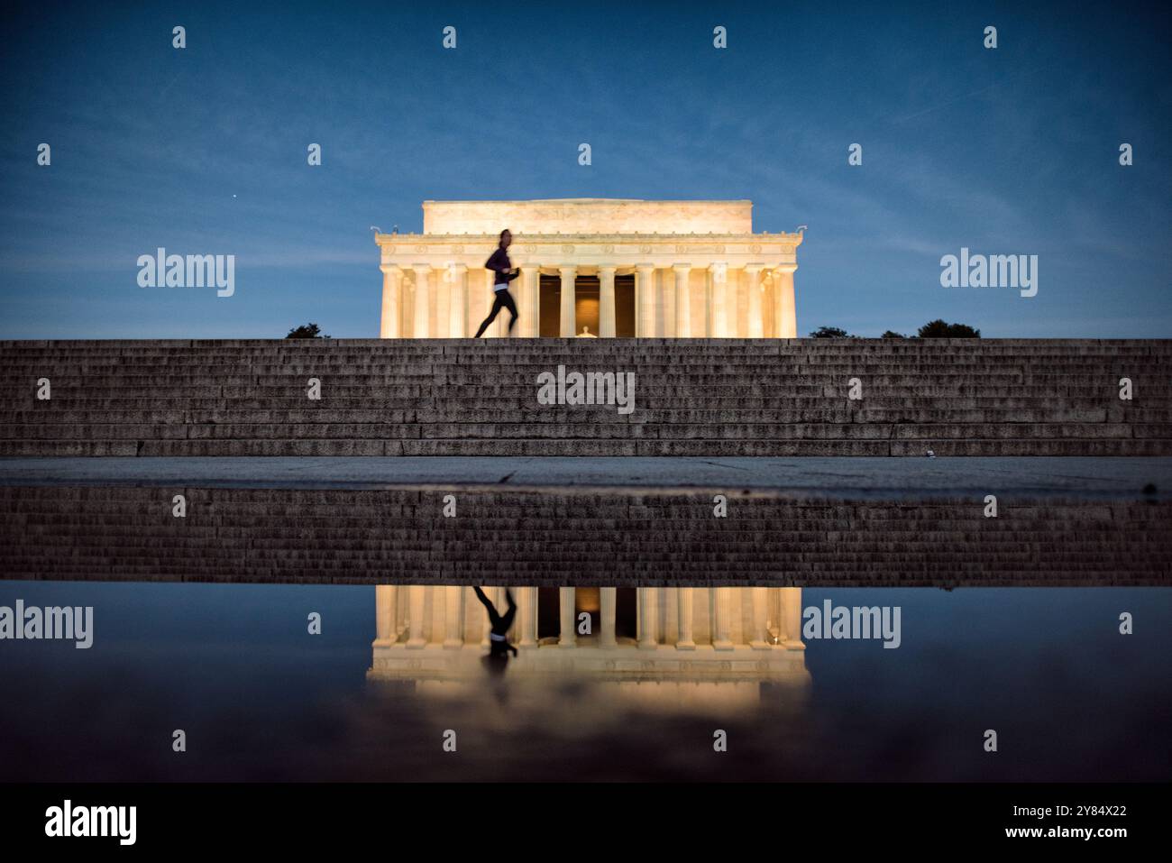 Monument running routes hi-res stock photography and images - Alamy