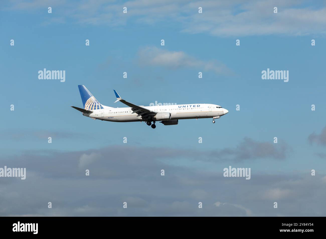 Elizabeth, New Jersey - October 2, 2024: A United Airlines Boeing 737 ...