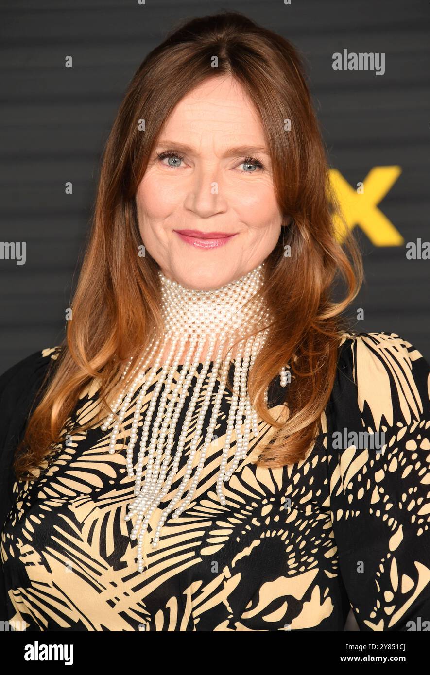 LOS ANGELES, CALIFORNIA - OCTOBER 01: Jessica Hynes attends the Los ...