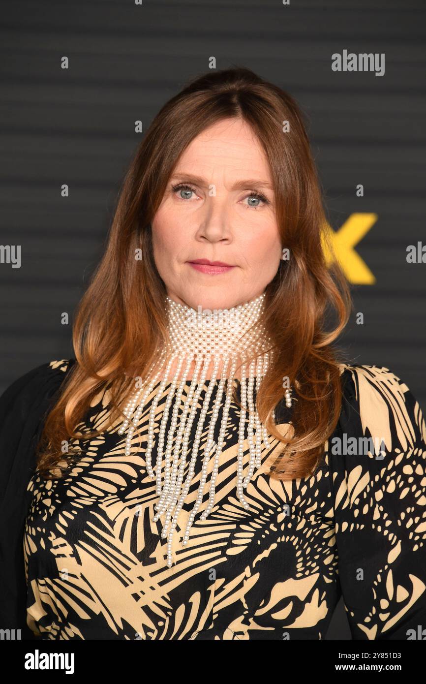 LOS ANGELES, CALIFORNIA - OCTOBER 01: Jessica Hynes attends the Los ...