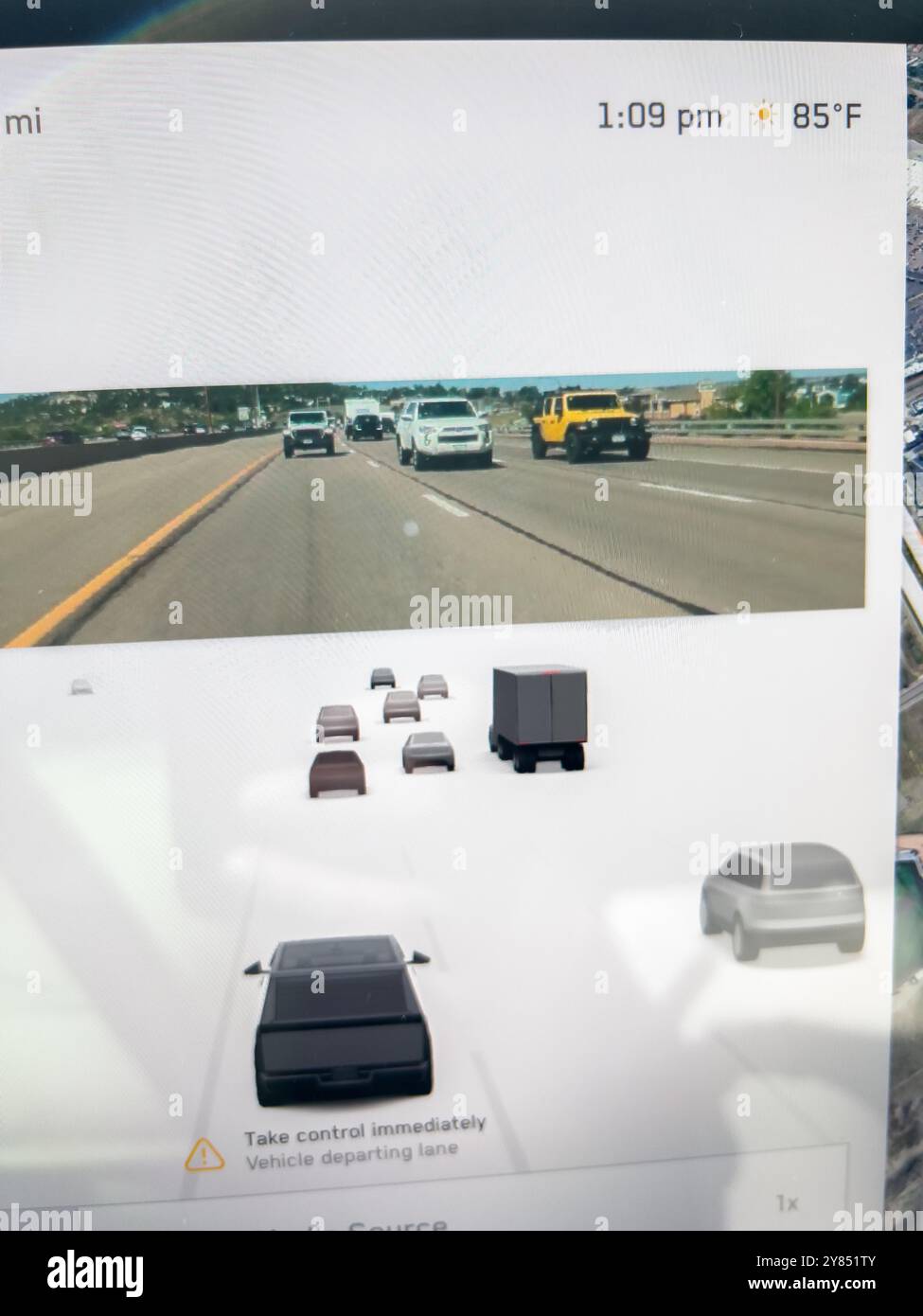 In-Car Display of Autonomous Driving with Surrounding Vehicles on the ...