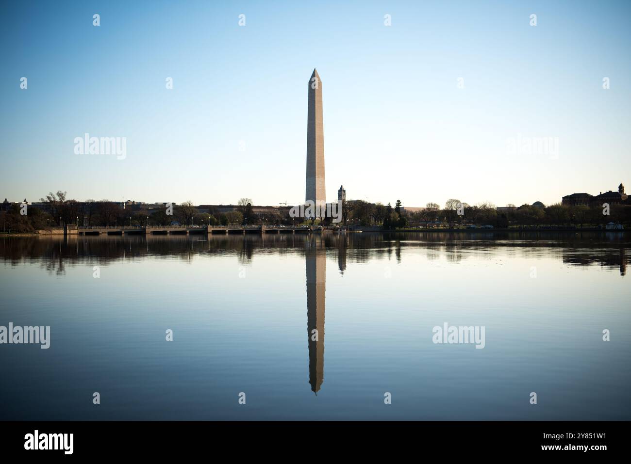 WASHINGTON DC, United States — The Washington Monument creates a mirror ...
