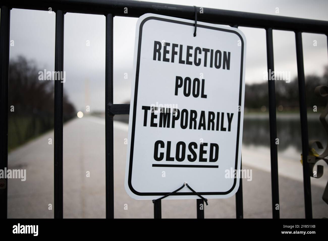 WASHINGTON DC, United States — A sign marks the Lincoln Memorial ...