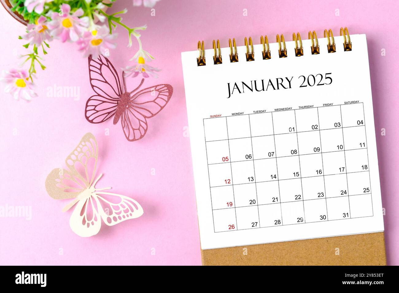 January 2025 desk calendar for the organizer to plan and reminder and ...
