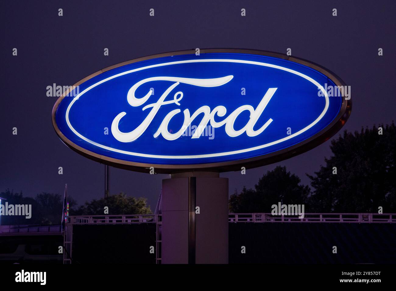 Lit business logo hi-res stock photography and images - Alamy