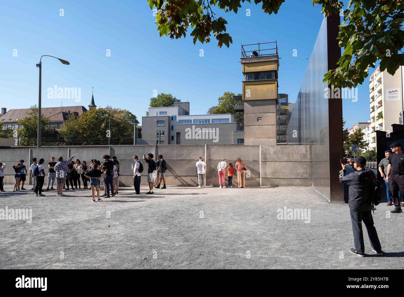 Die Gedenkstätte Berliner Mauer entlang der Bernauer Straße in Berlin ...