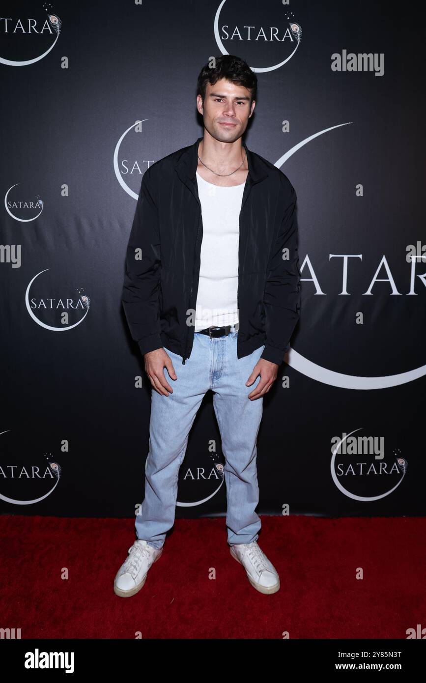 Burbank, California, USA. 30th September, 2024. Actor/producer Jake ...