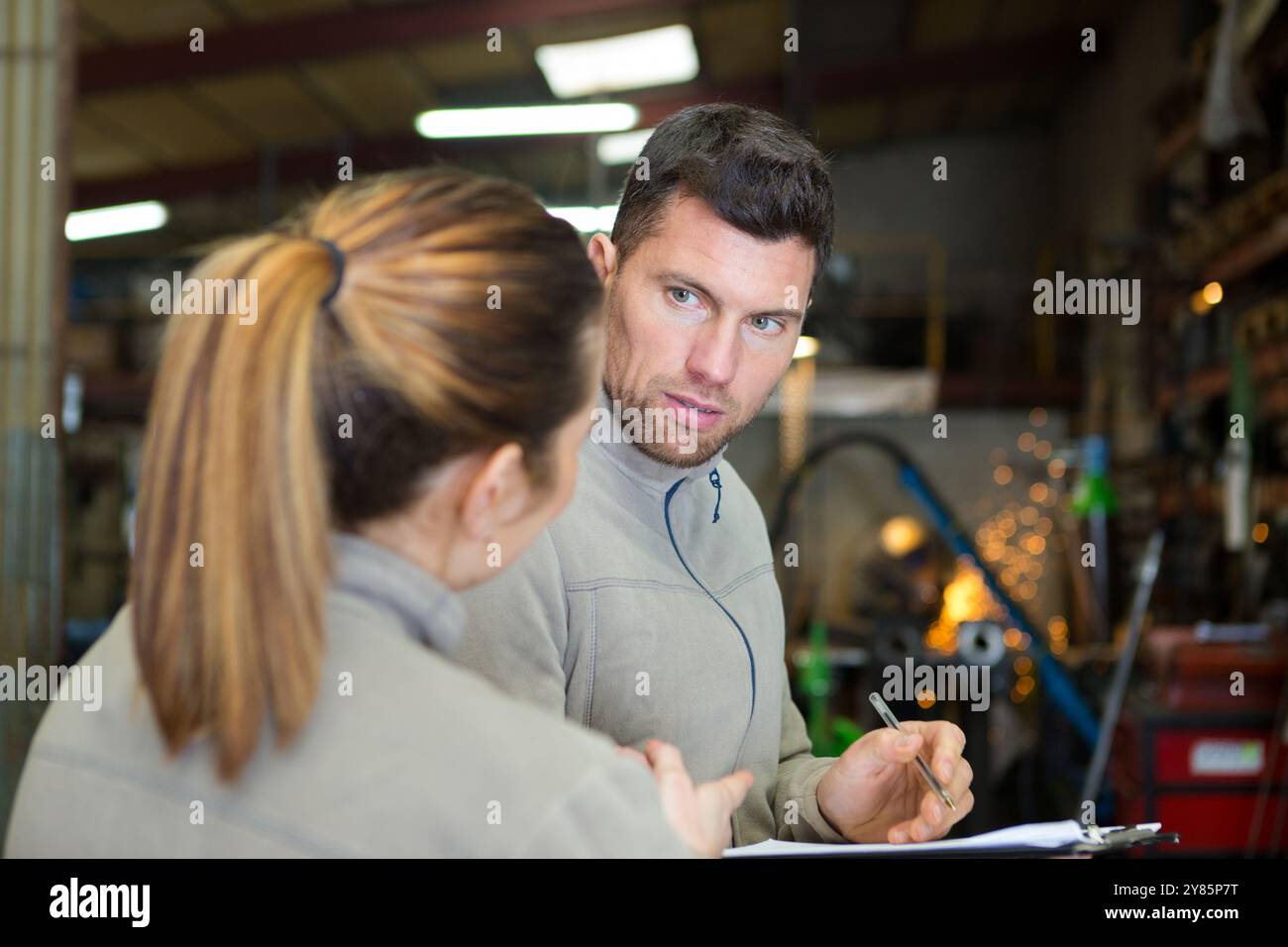 Join in on conversation hi-res stock photography and images - Alamy