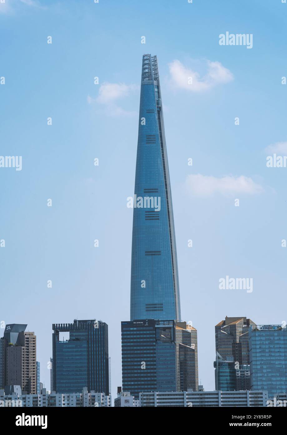 Captured from Jamsil Bridge in Seoul, this photo showcases towering ...