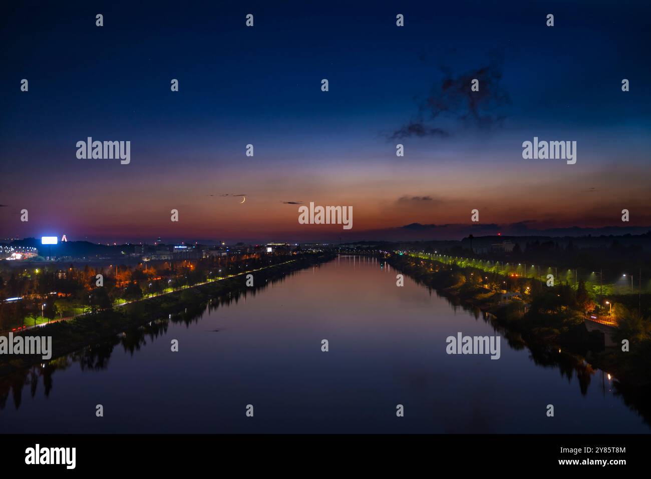 Nightfall transitions hi-res stock photography and images - Alamy
